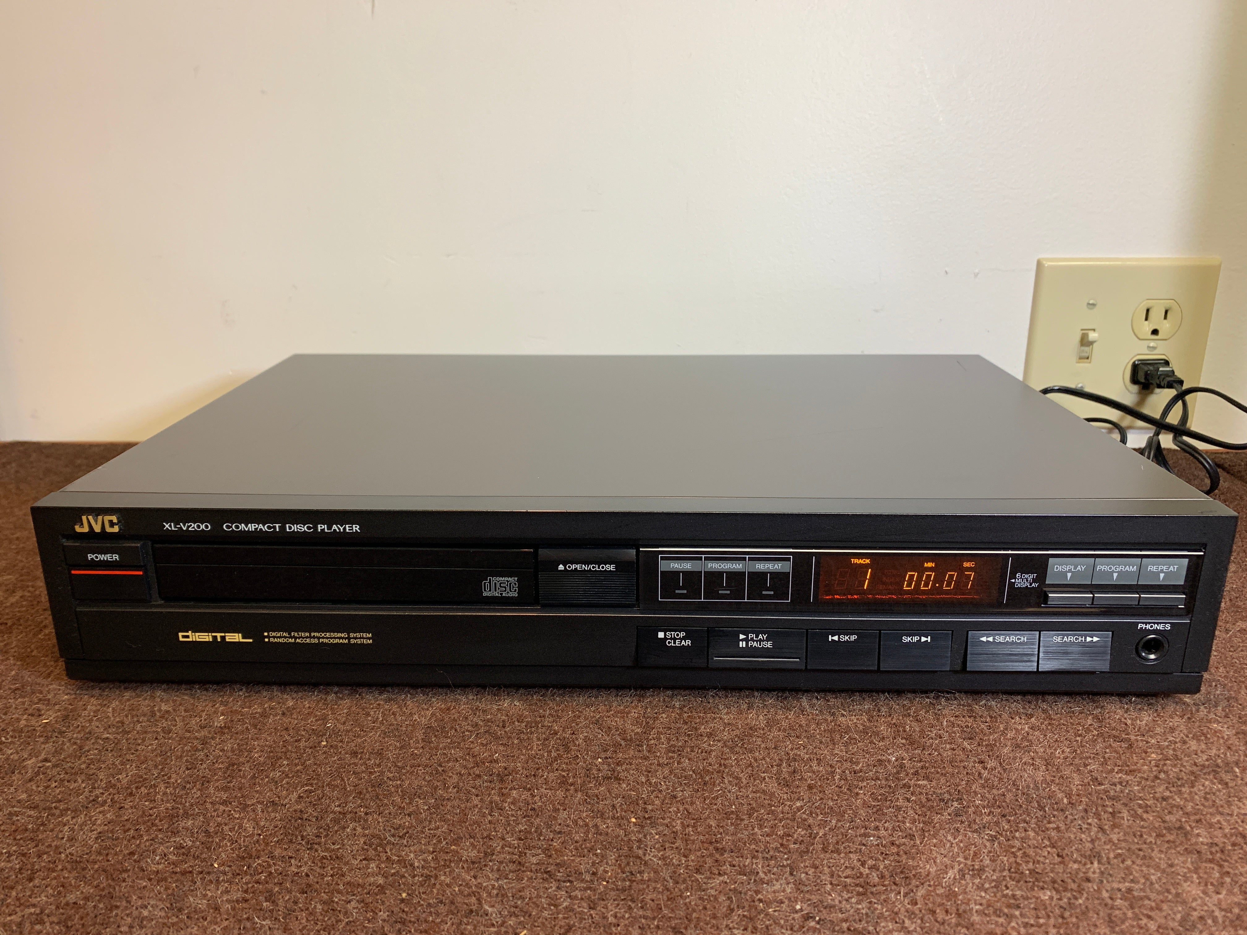 JVC XL-V200 Single Compact Disc Player – The Turntable Store