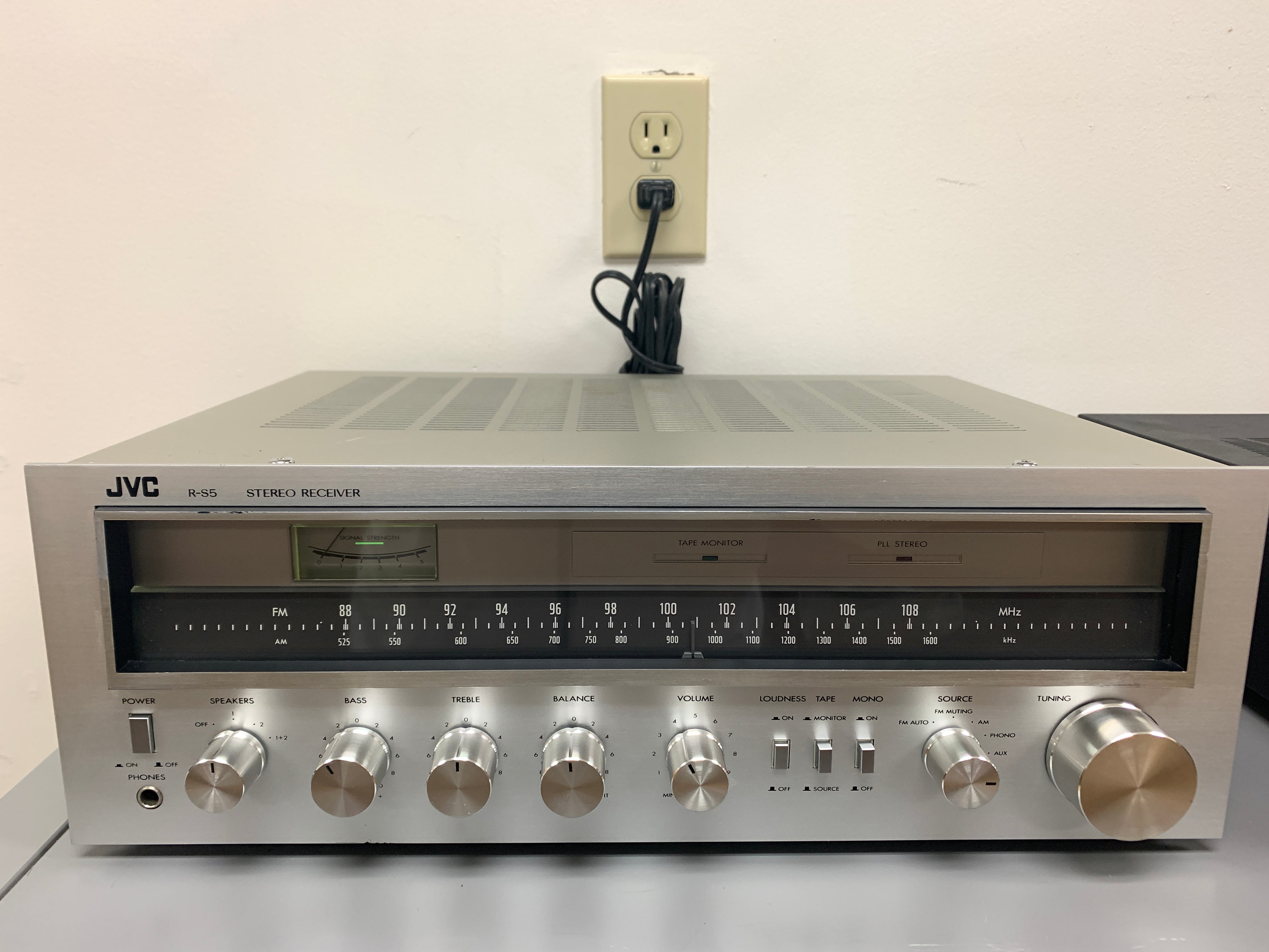 JVC R-S5 Stereo Receiver – The Turntable Store