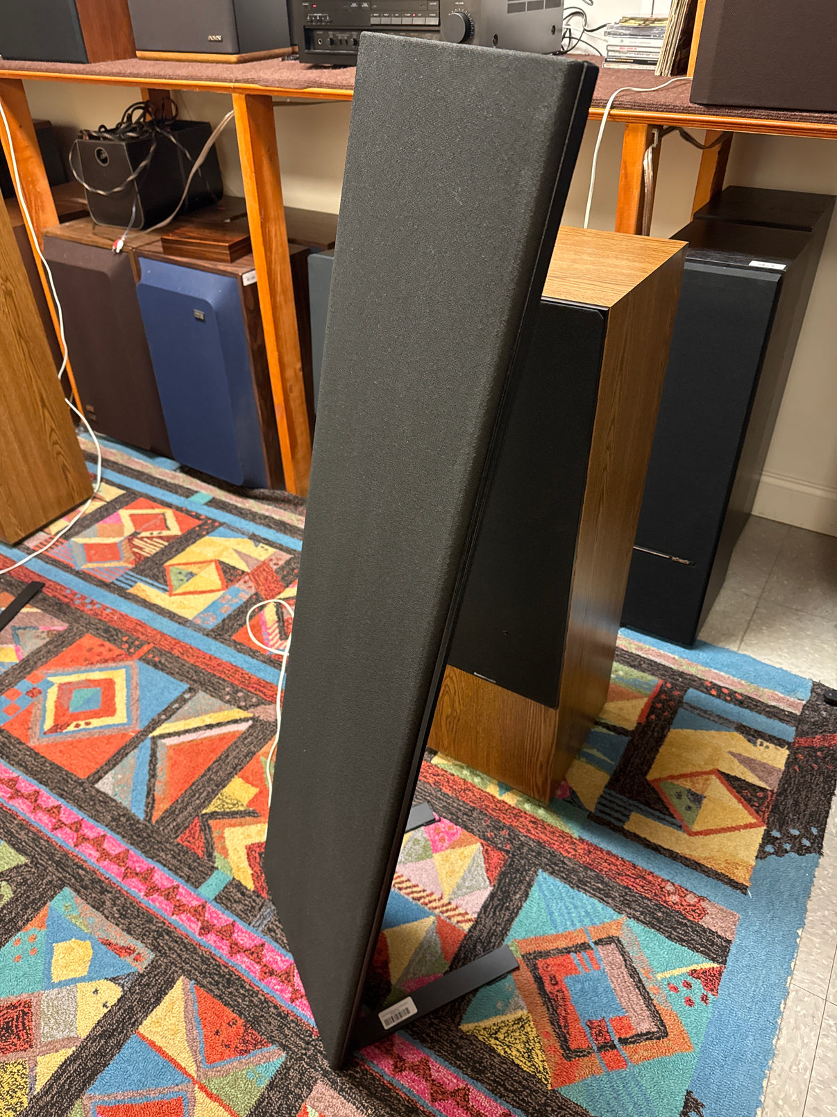 Magnepan MAGNEPLANAR ® MMG Floor Standing Speakers – The Turntable Store