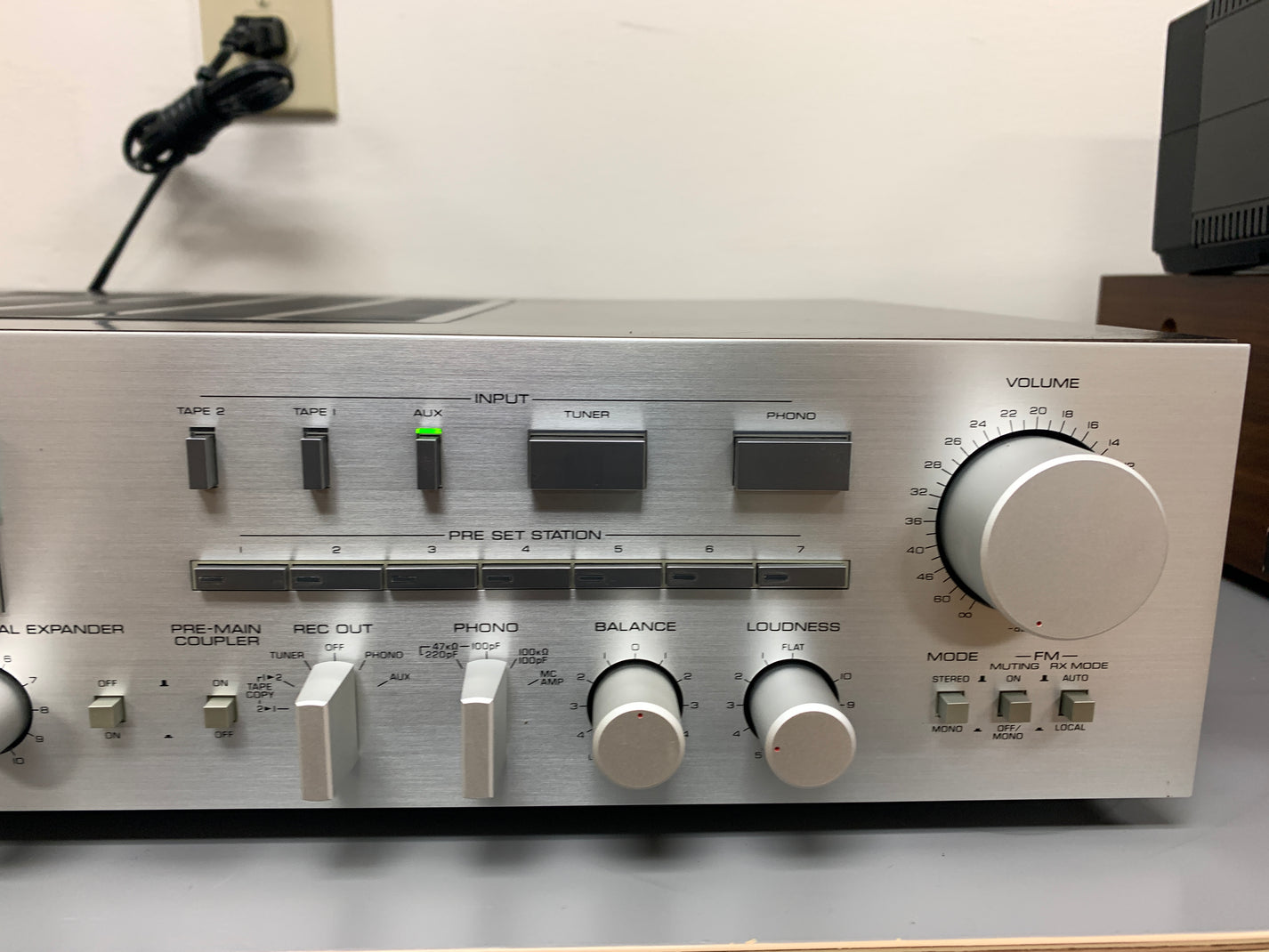 Yamaha R-1000 Stereo Receiver – The Turntable Store