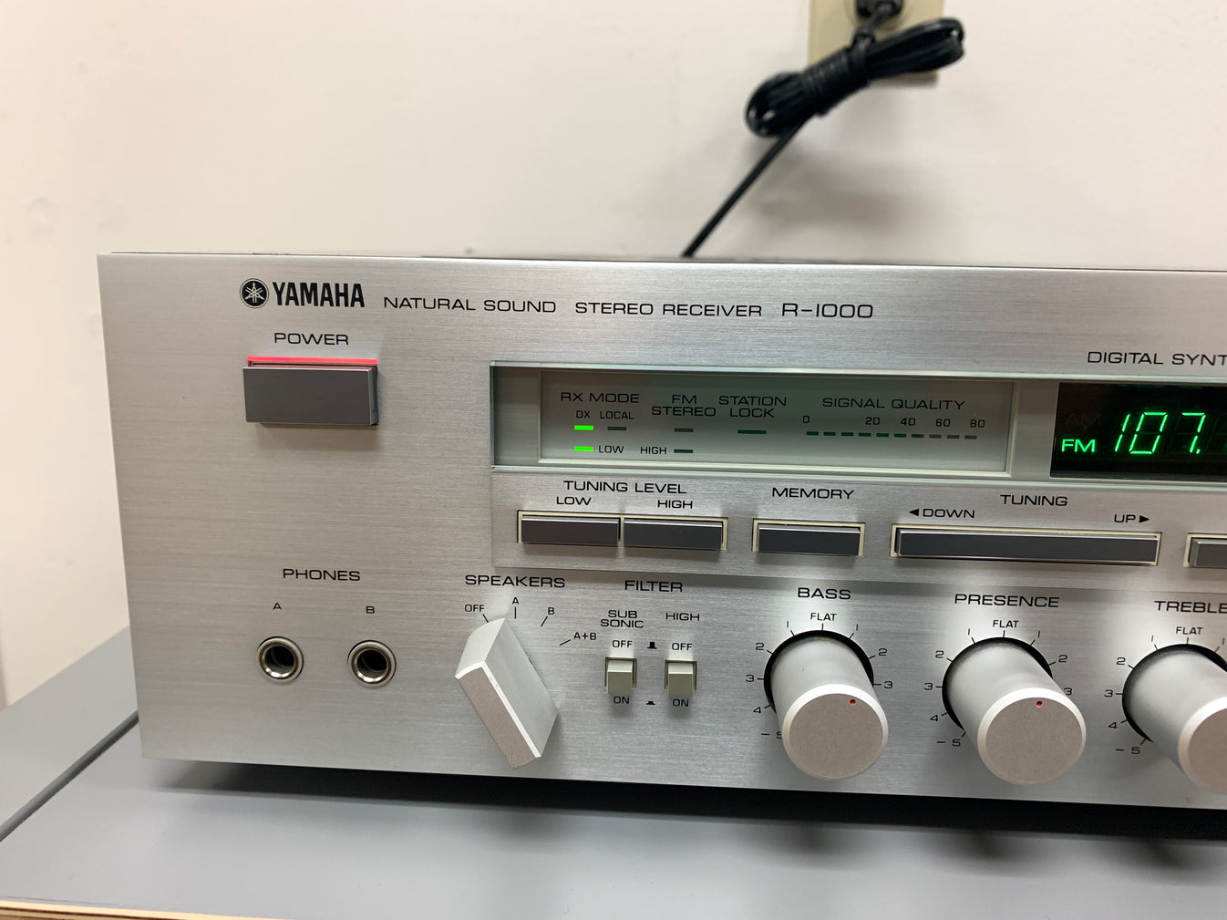 Yamaha R-1000 Stereo Receiver – The Turntable Store