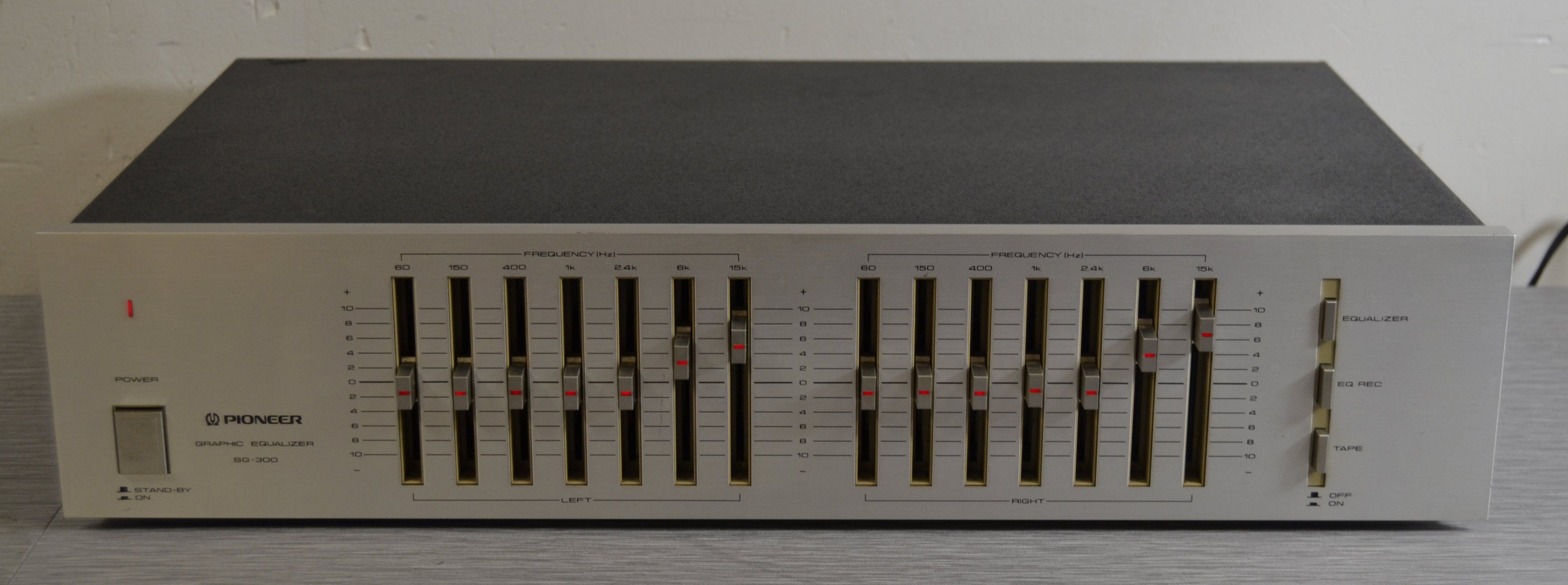 Pioneer SG-300 Graphic Equalizer – The Turntable Store