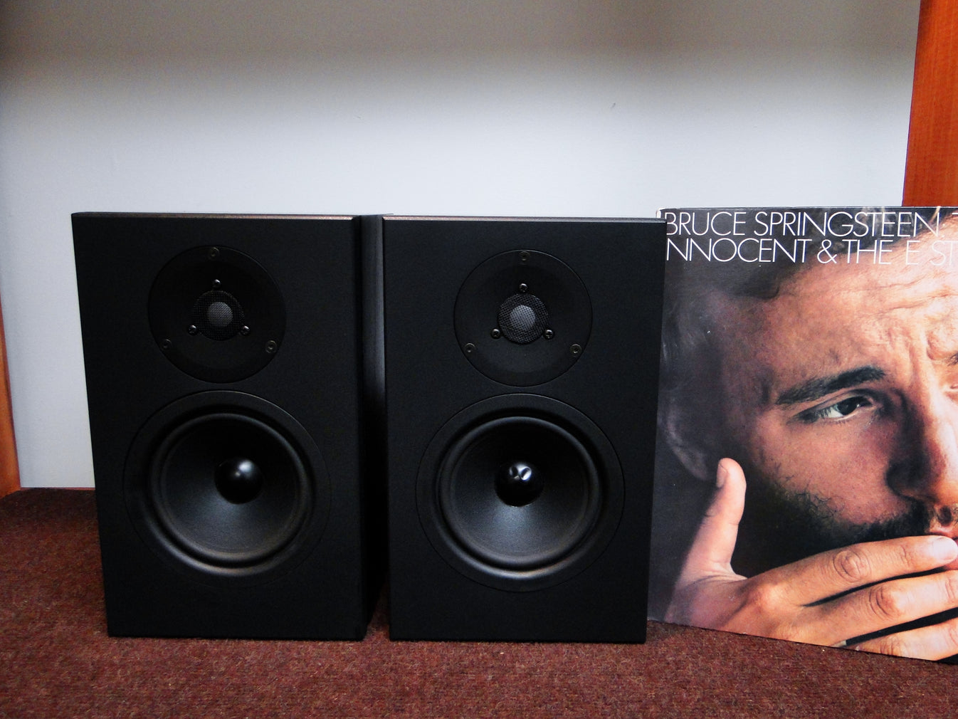 Linn TUKAN Bookshelf Speakers – The Turntable Store