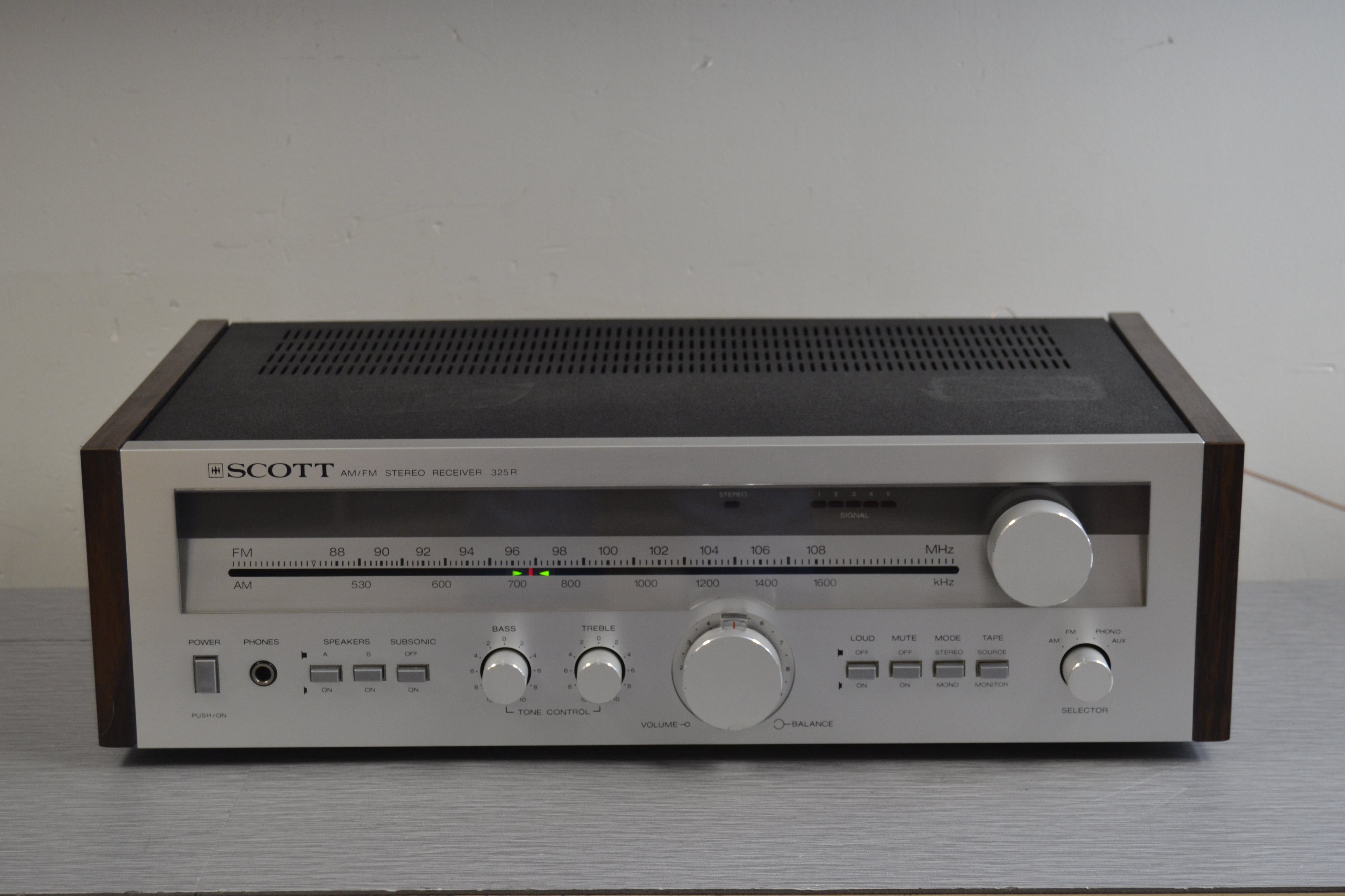 Scott 325R Stereo Receiver * 25W * 1978 – The Turntable Store
