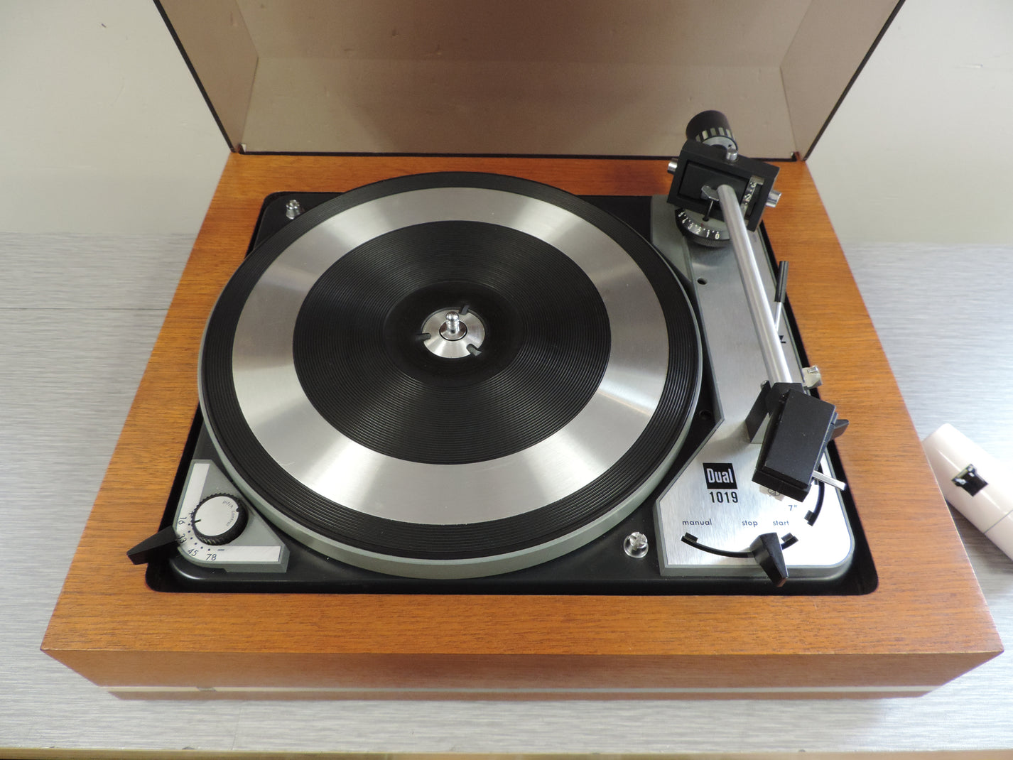 Dual 1019 Turntable * Dual Plinth * Dual AS-9 45 Stacker * – The ...