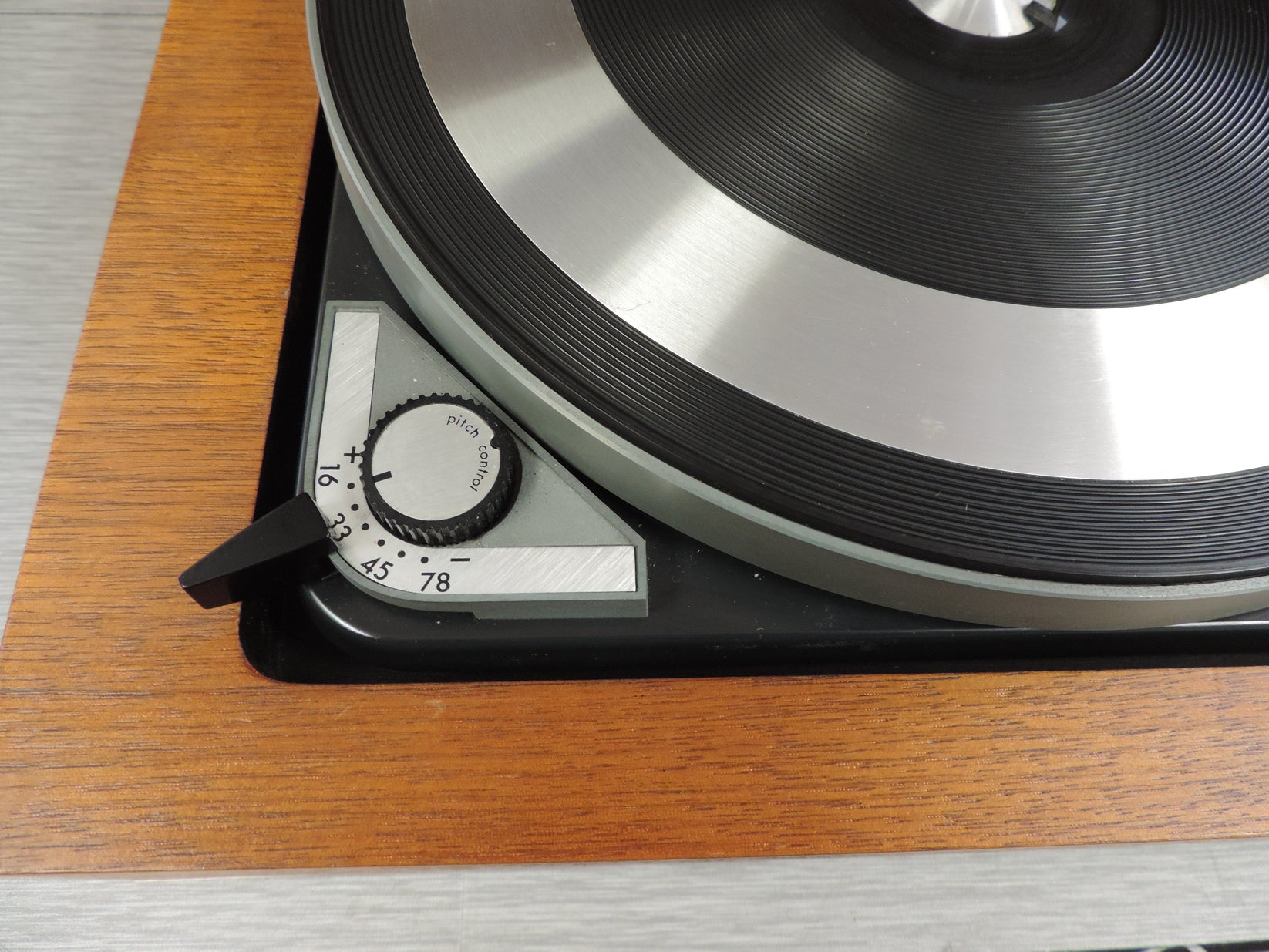 Dual 1019 Turntable * Dual Plinth * Dual AS-9 45 Stacker * – The ...