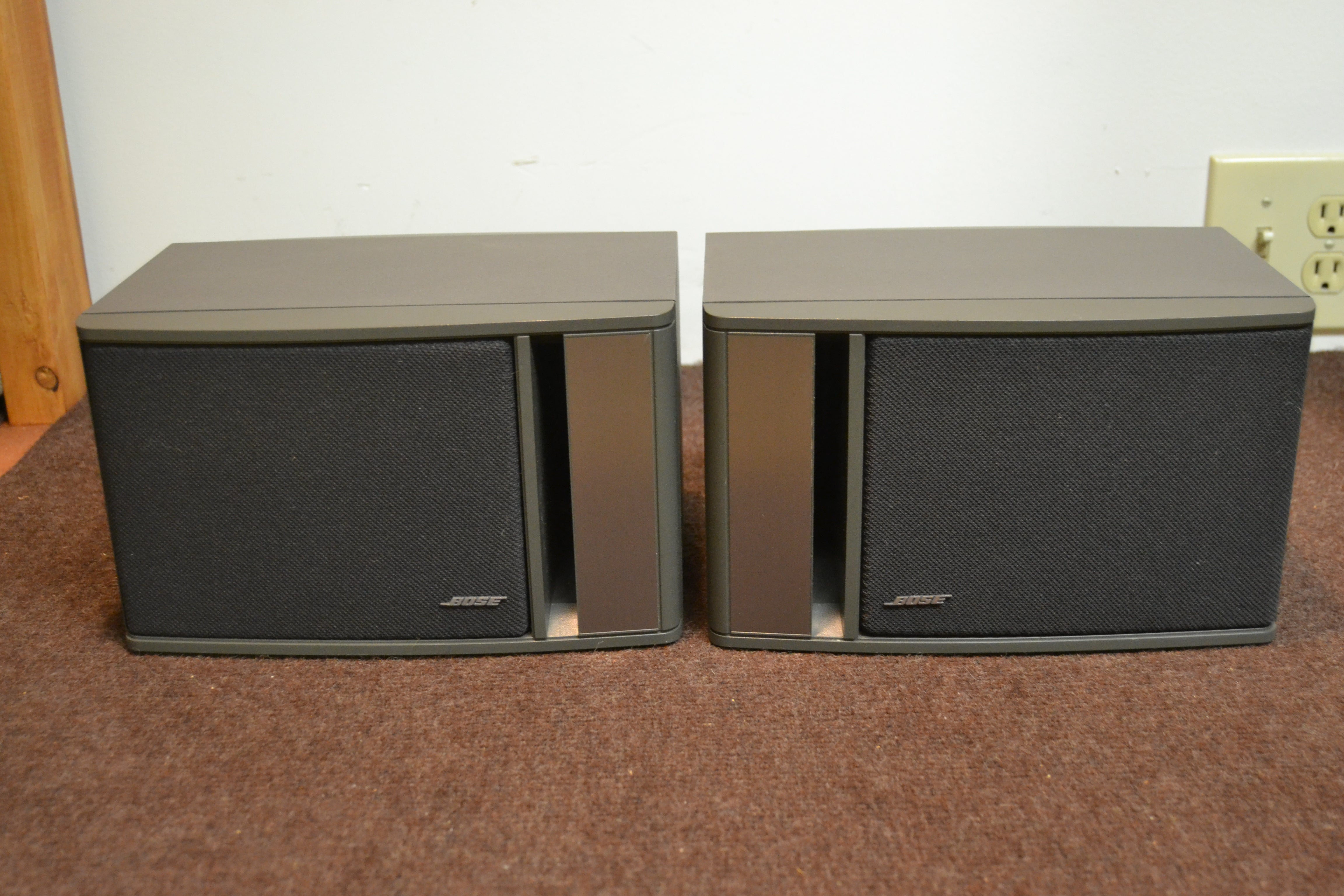 Bose Model 141 Bookshelf Speakers – The Turntable Store