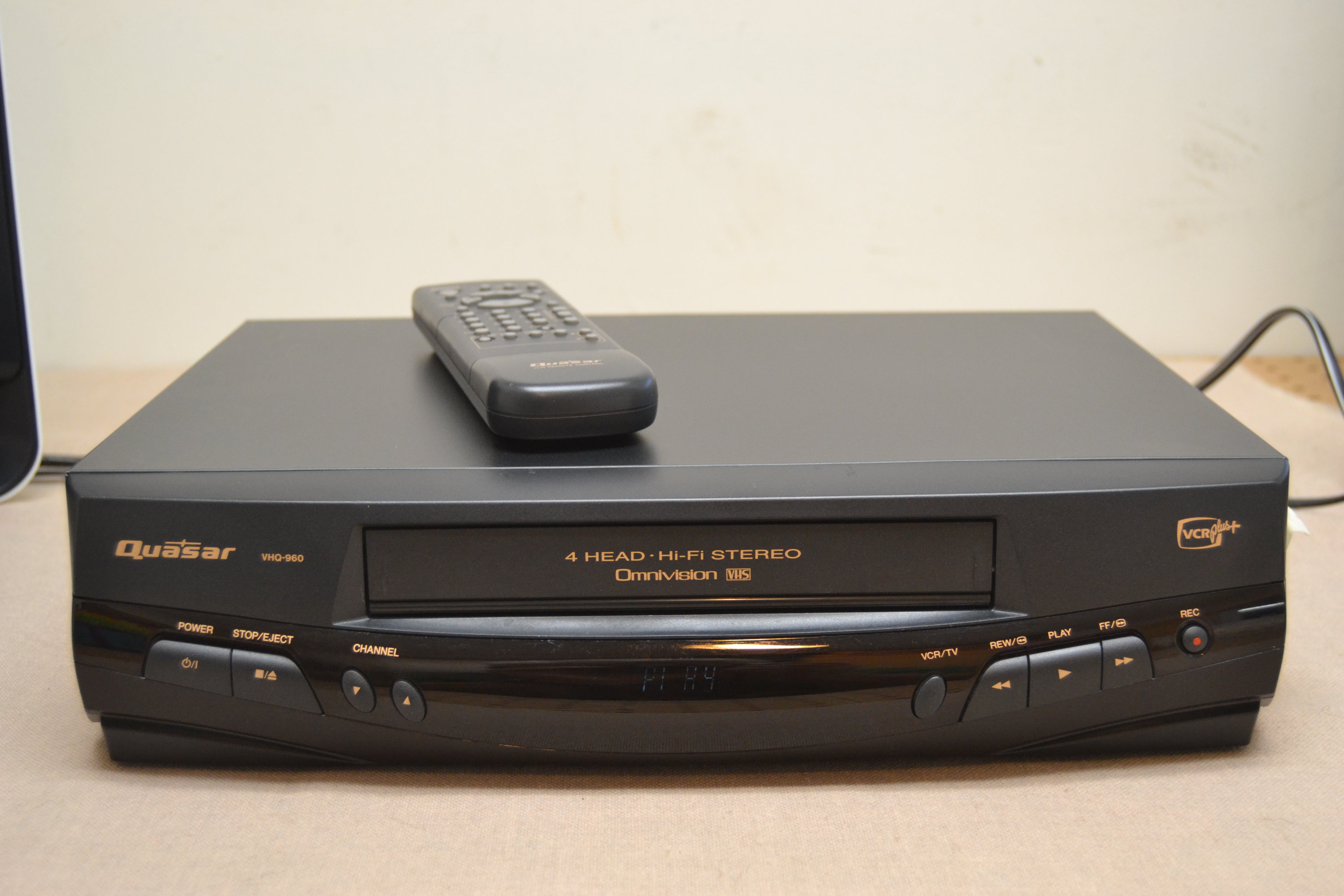 Quasar VHQ-960 Video Cassette Recorder * Remote Control – The Turntable ...