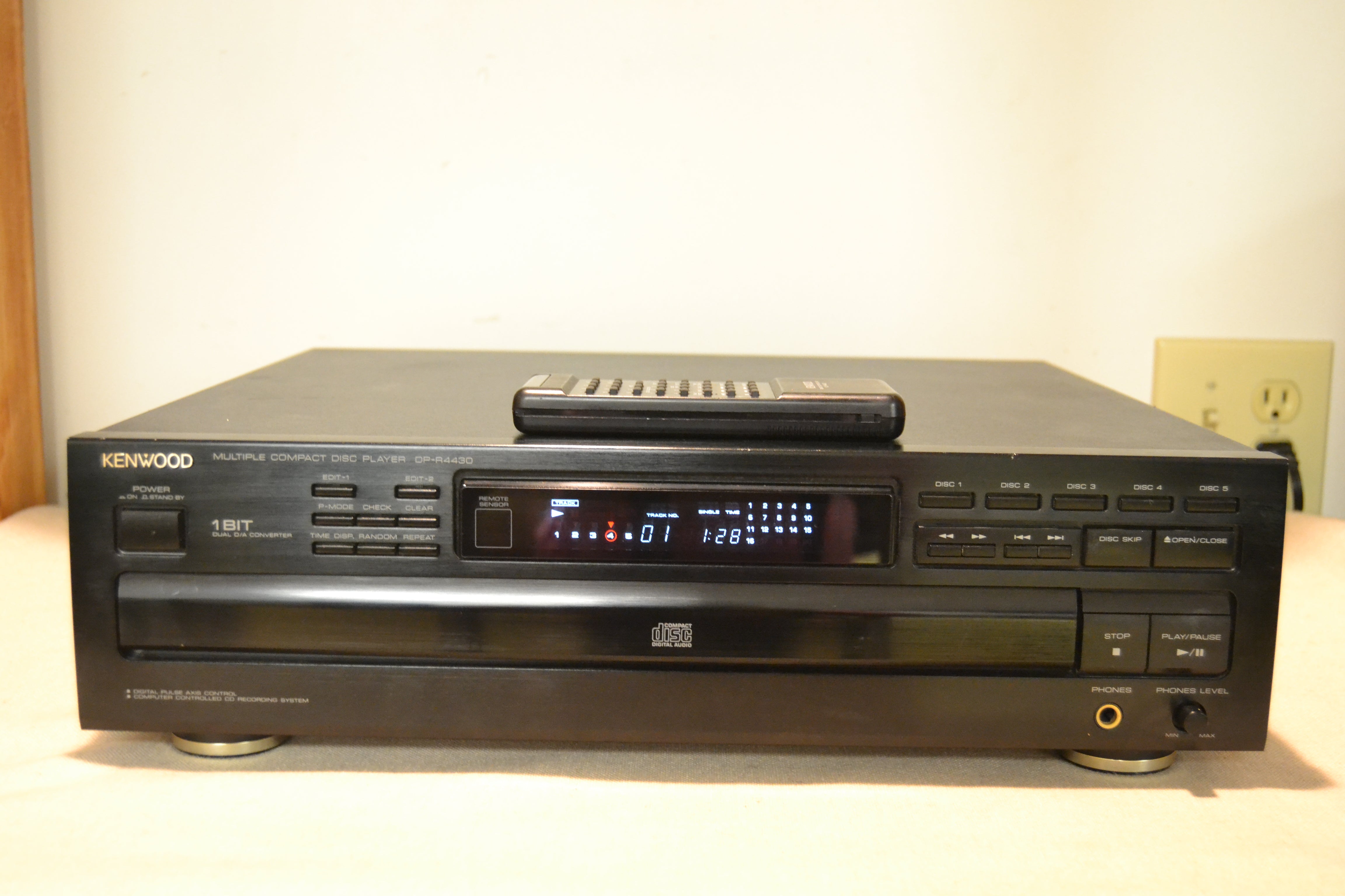Kenwood DP-R4430 5-Disc Carousel CD Changer (1991) * Remote – The ...