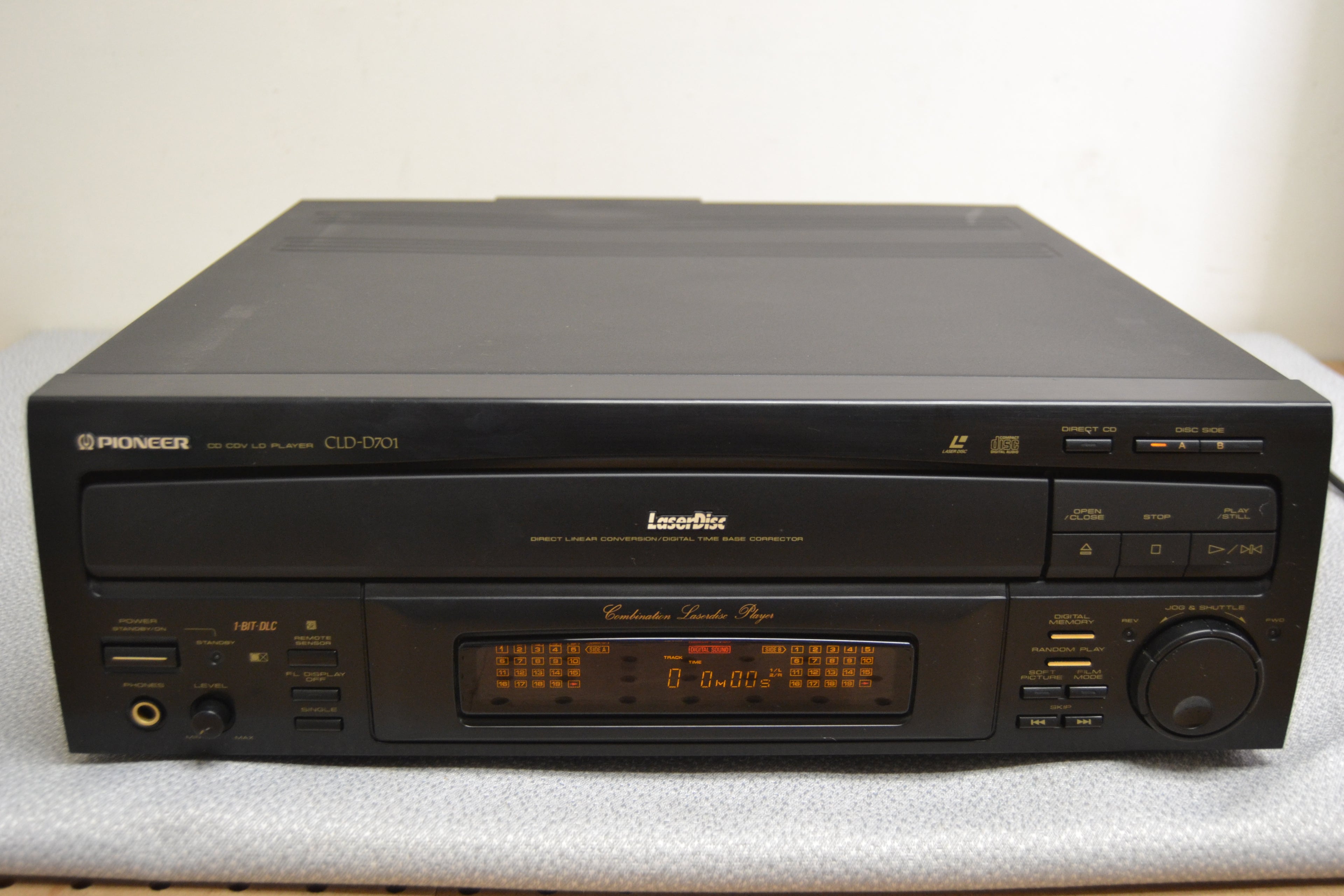 Laserdisc Players – The Turntable Store