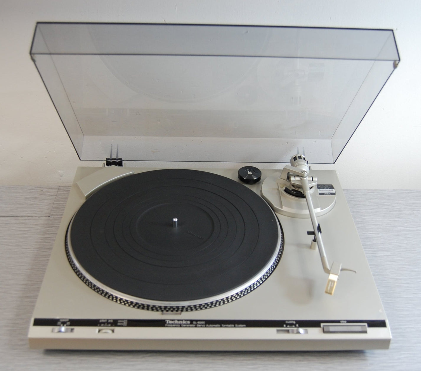 Technics SL-B200 Belt Drive Turntable Semi-Automatic – The Turntable Store