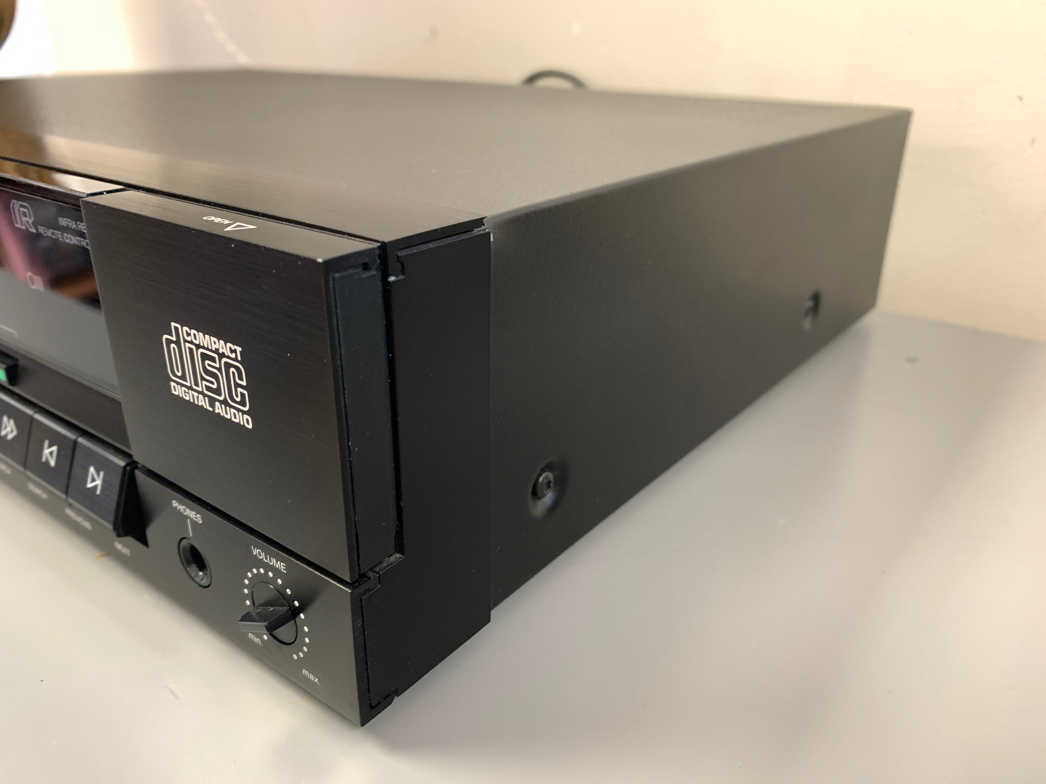 Magnavox CDB650 Single CD Player – The Turntable Store