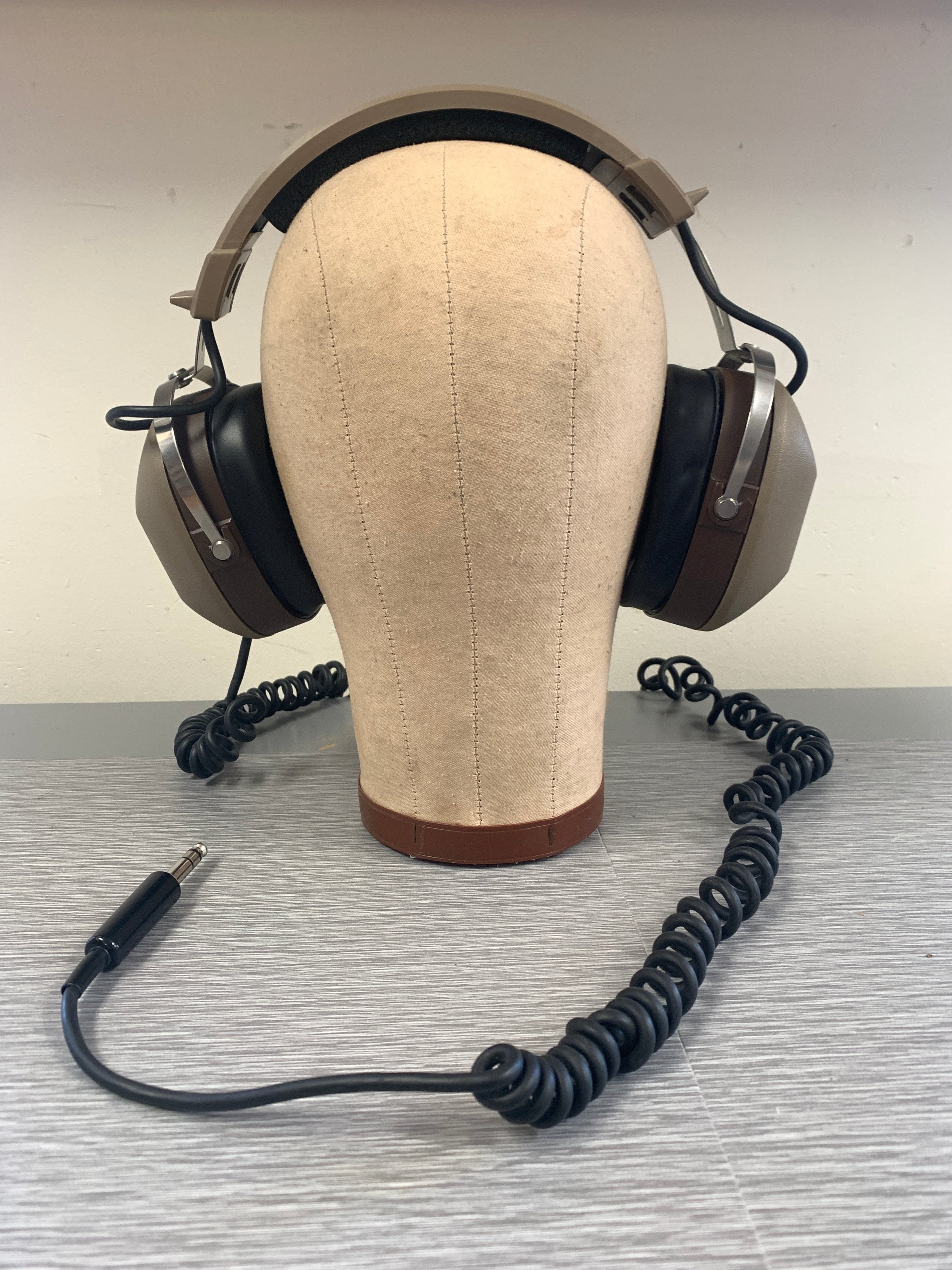 Realistic Pro-20 Stereo Headphones – The Turntable Store