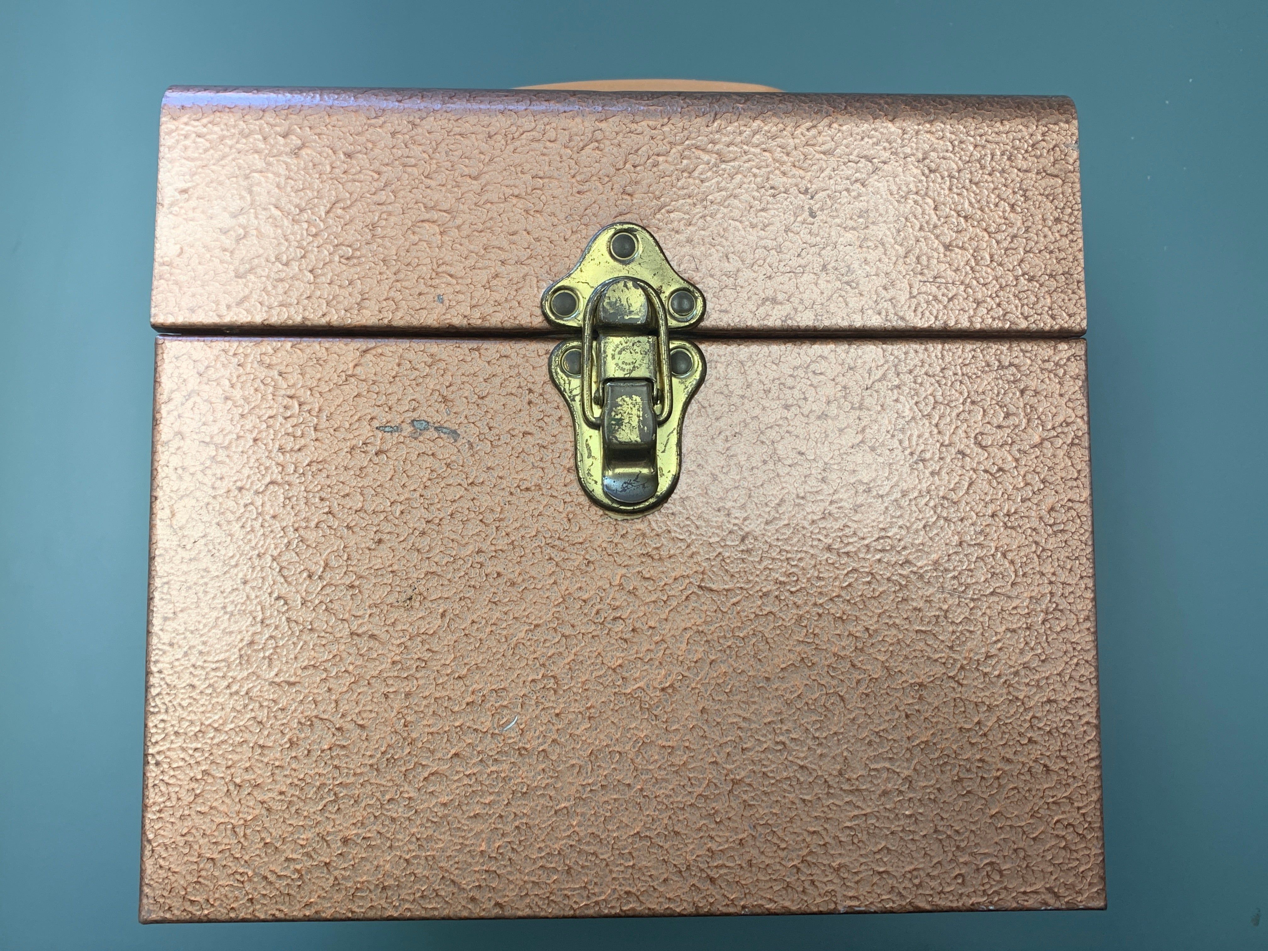 Metal 45 RPM Record Storage Carrying Case – The Turntable Store