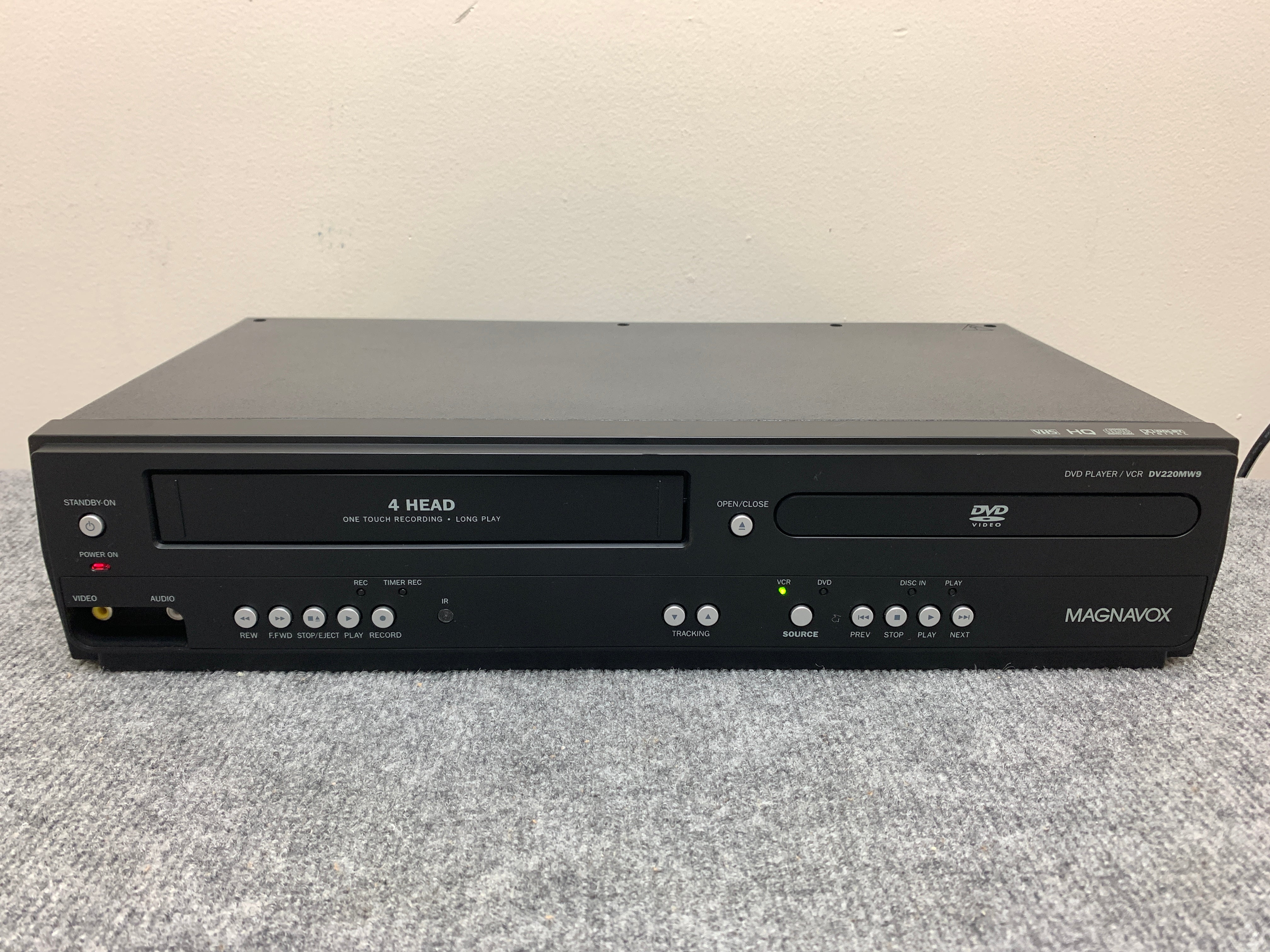 Magnavox DV220MW9 VHS & DVD Combo Player – The Turntable Store