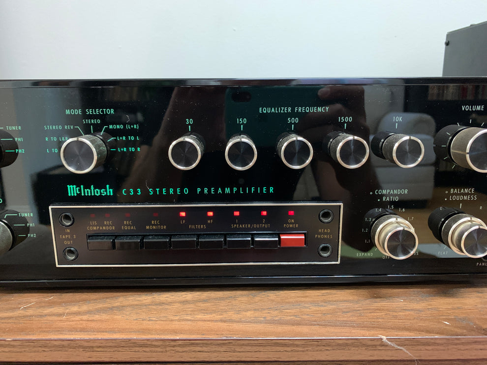 McIntosh C33 Stereo Preamplifier – The Turntable Store