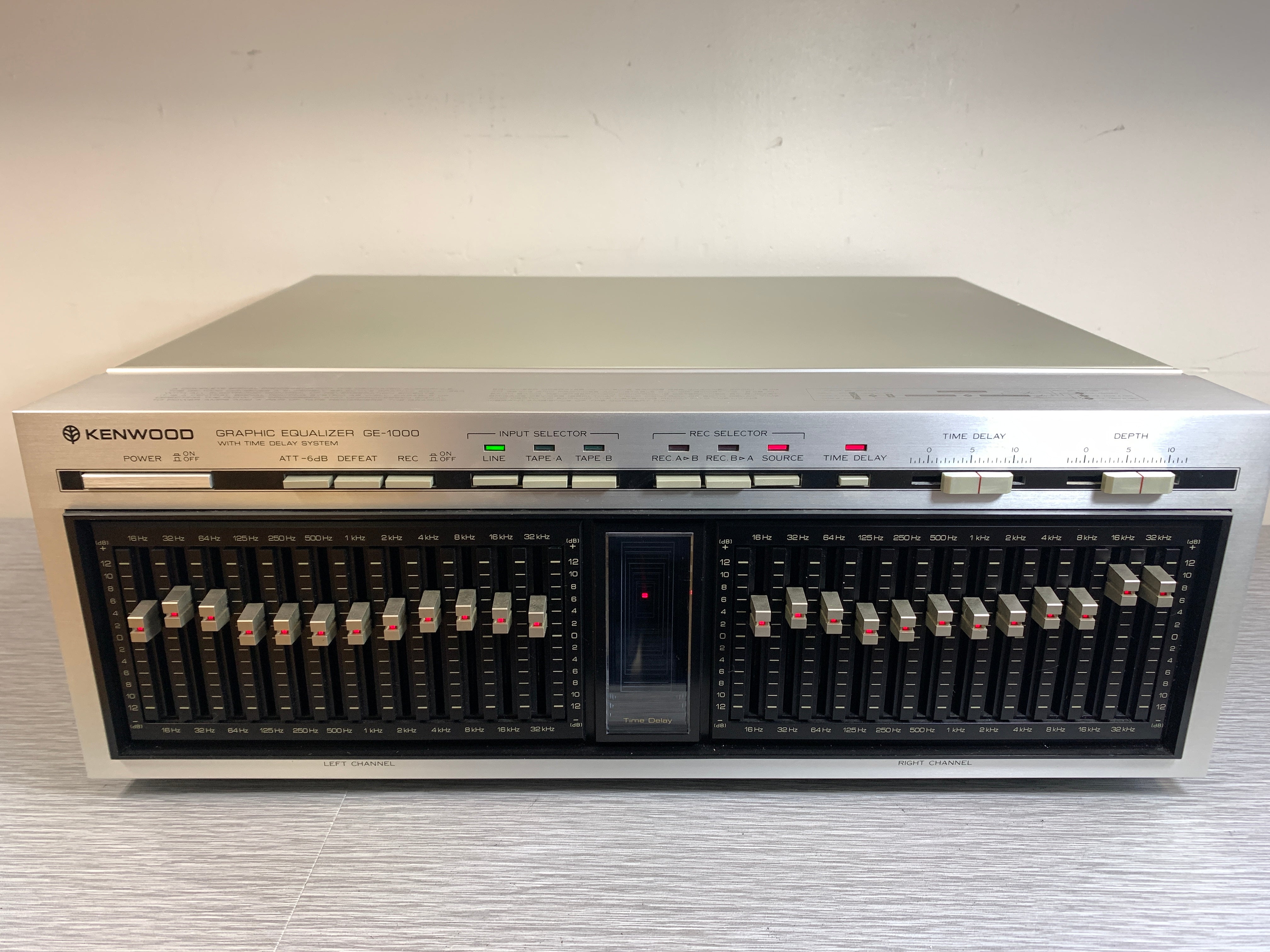 Kenwood GE-1000 Graphic Equalizer & Time Delay – The Turntable Store