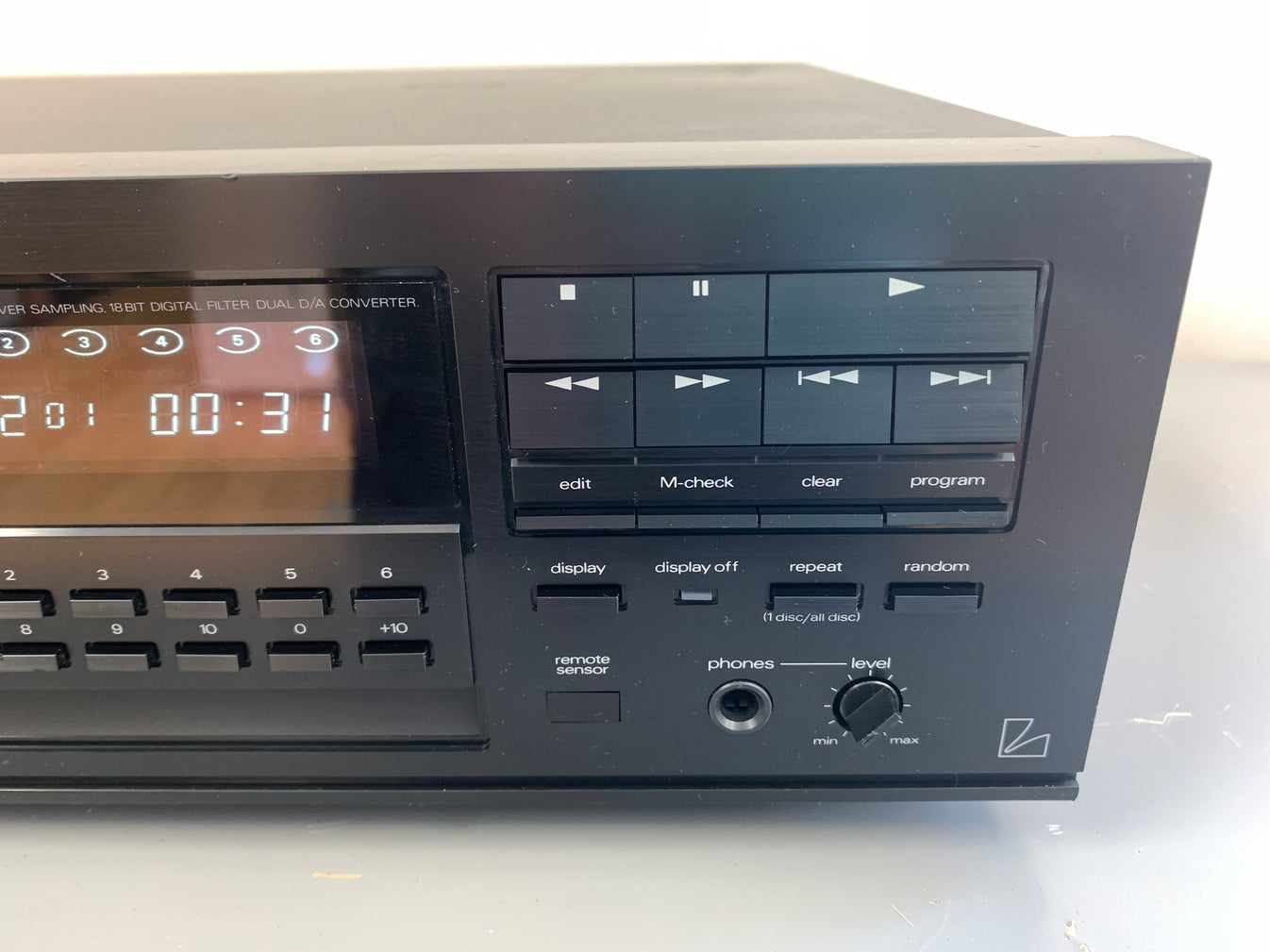 Luxman DC-114 CD Player * 6 Disc Magazine * Single Slot Player – The ...