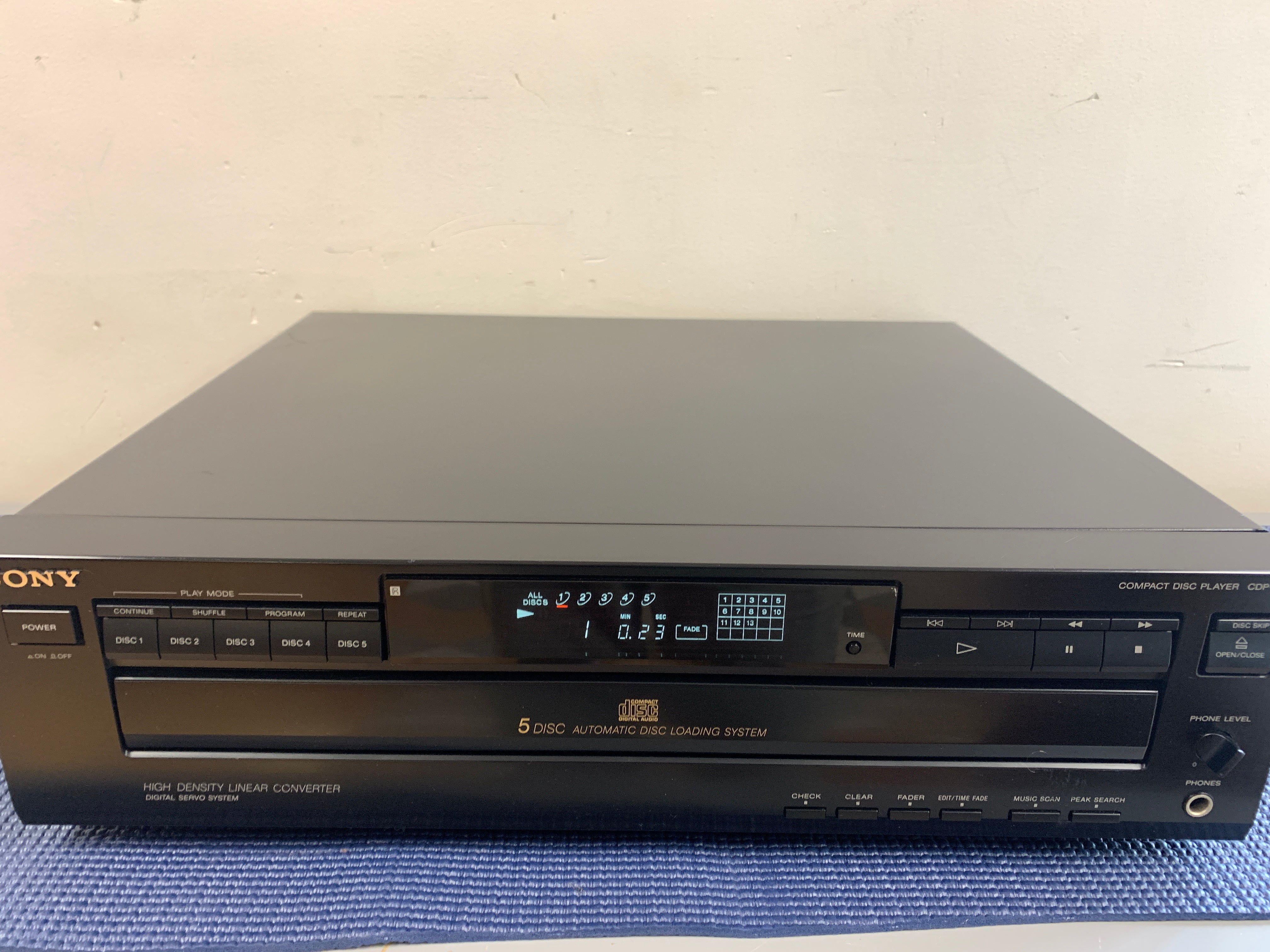 Sony CDP-C325 Multi Compact Disc Player (1992) – The Turntable Store