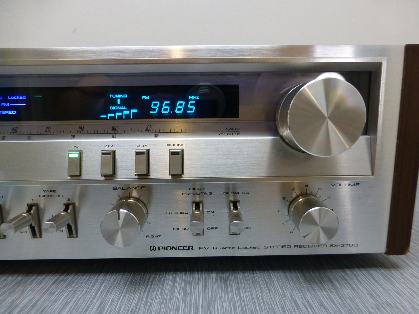 Pioneer SX-3700 AM/FM Stereo Receiver (1980-81) * 45W RMS – The ...